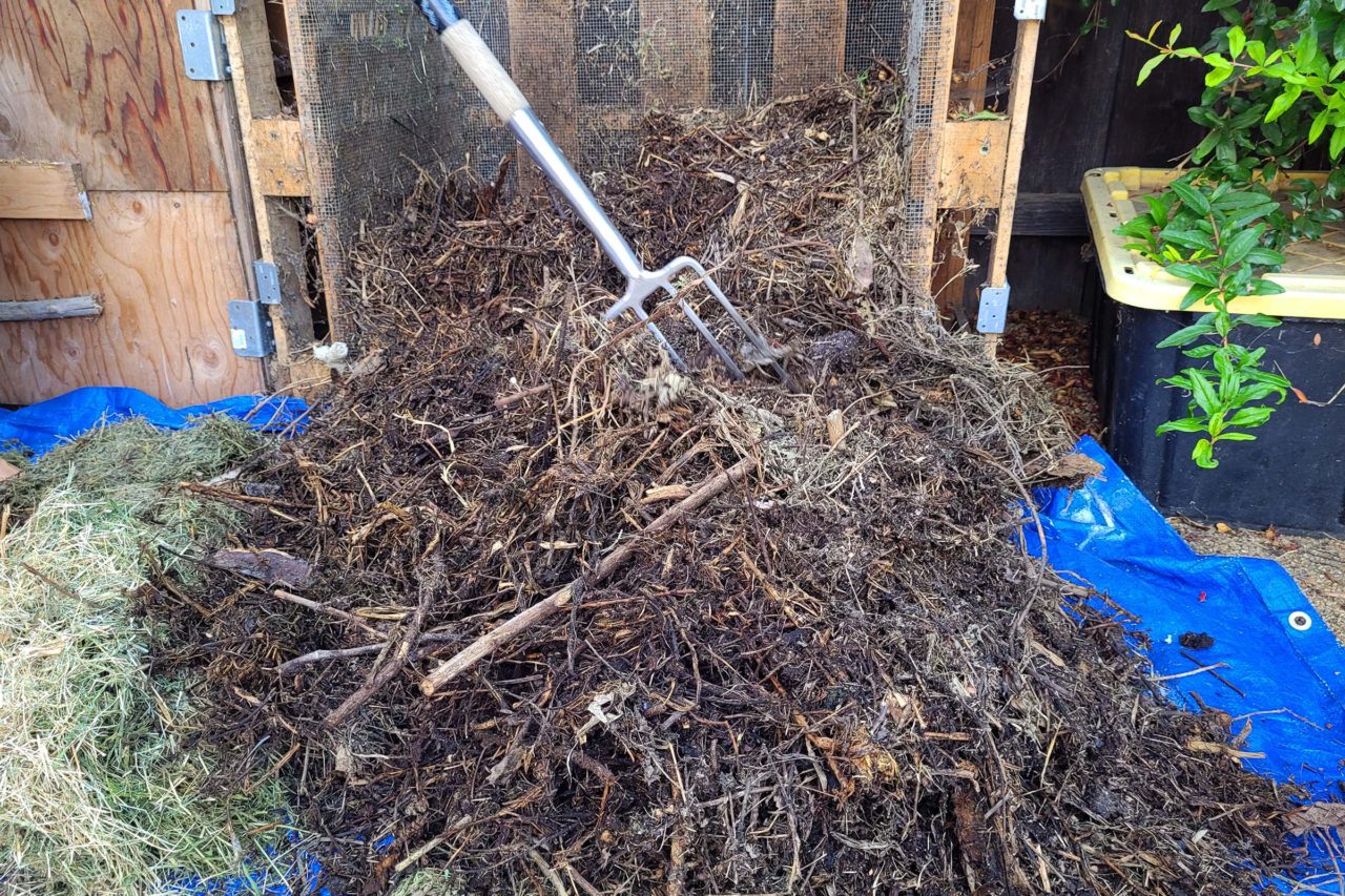 Hot Composting: A Step by Step Guide ~ Freckled Californian ~ A ...